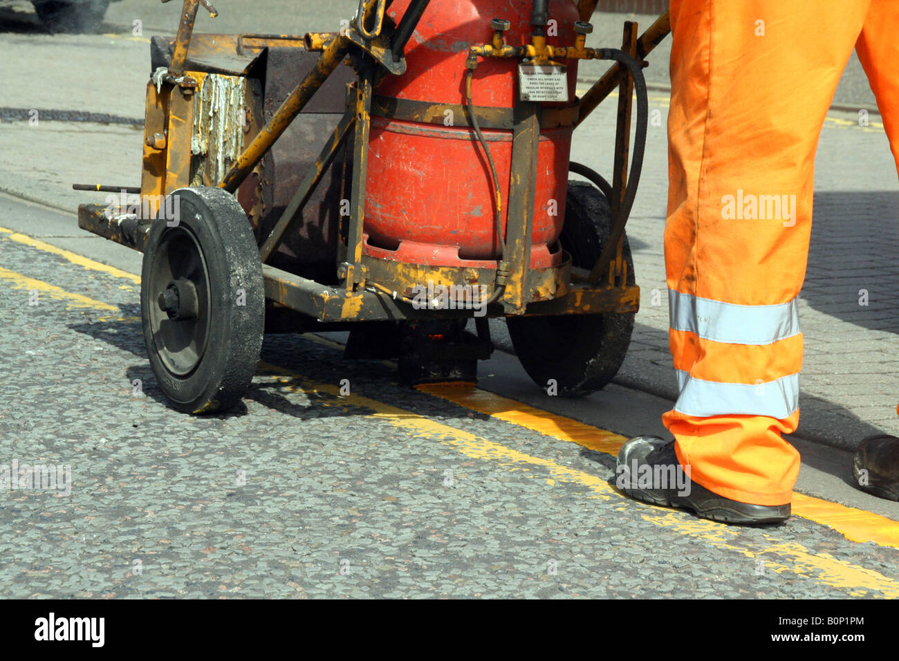 Yellow first down line hi-res stock photography and images - Alamy