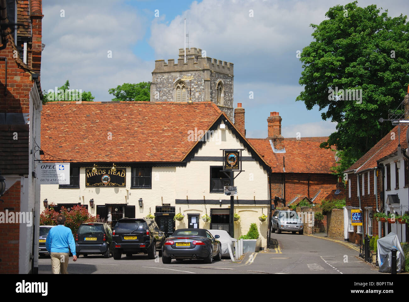 Hinds head pub bray hi-res stock photography and images - Alamy