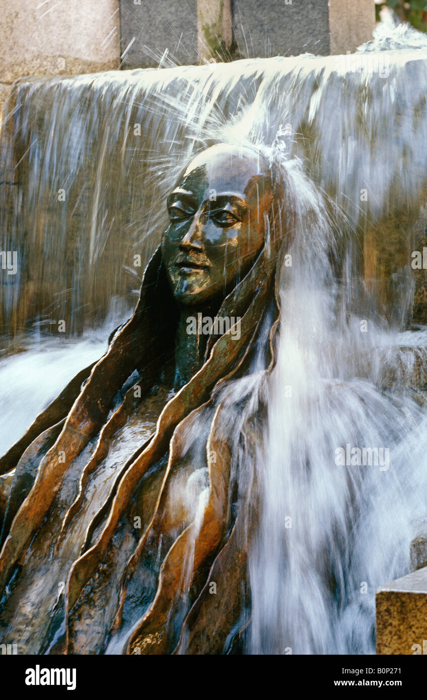 Anna Livia, Millenium Fountain, O'Connell Street, Ireland Stock Photo ...