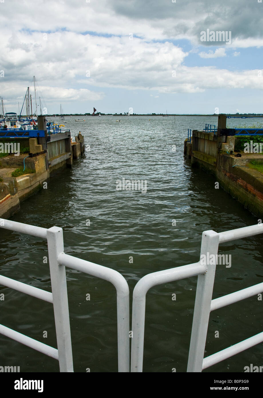 Heybridge basin hi-res stock photography and images - Alamy