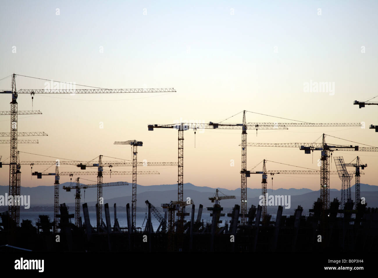 Stadium construction south africa hi-res stock photography and images ...