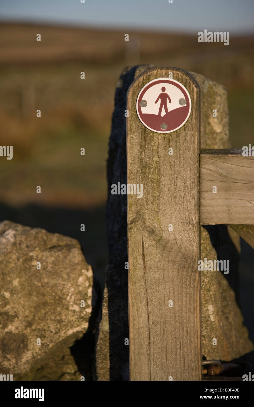 Footpath marker on gate on Dartmoor Stock Photo - Alamy