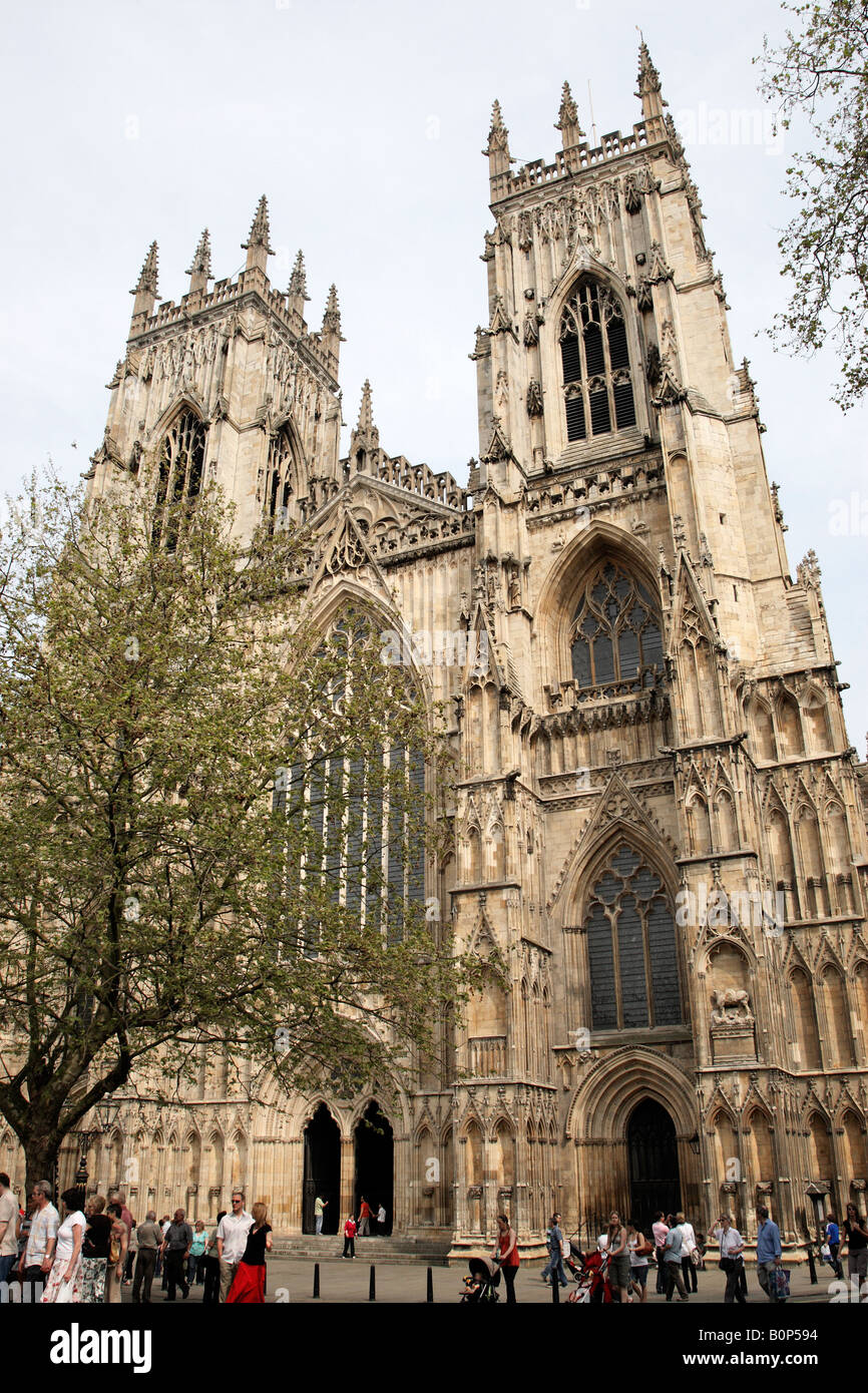 York minster largest gothic cathedral hi-res stock photography and ...