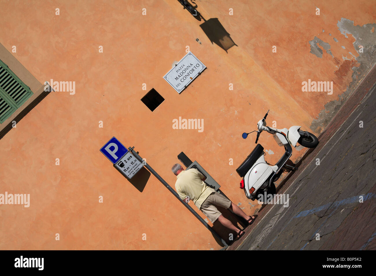 Parking meter in Arezzo Italy Stock Photo - Alamy