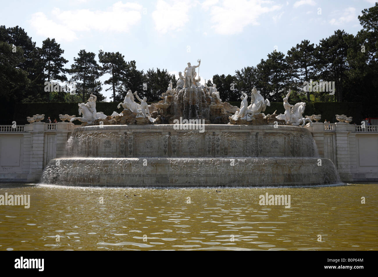 Neptunbrunnen schonbrunn hi-res stock photography and images - Alamy