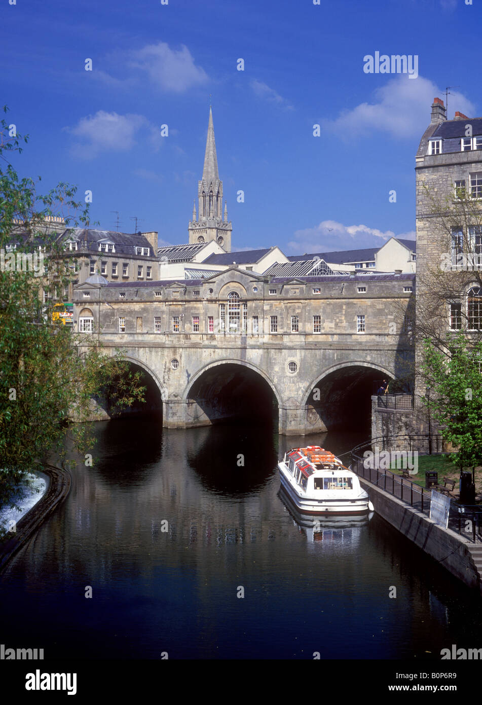 Bath - View of the River Avon at Pultney Bridge Stock Photo - Alamy