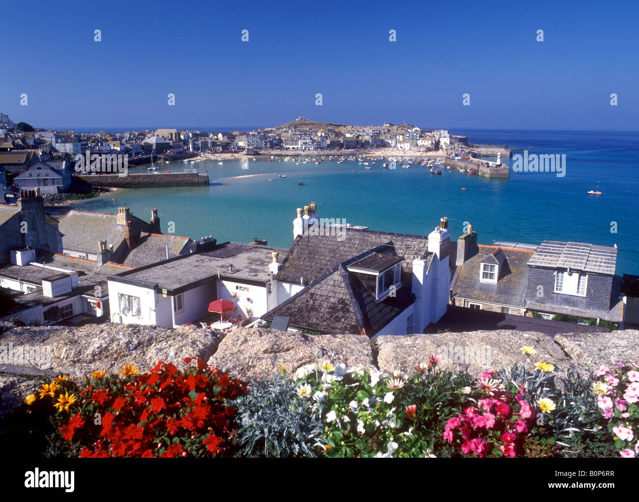 St Ives - Colourful view over the town and harbour Stock Photo - Alamy