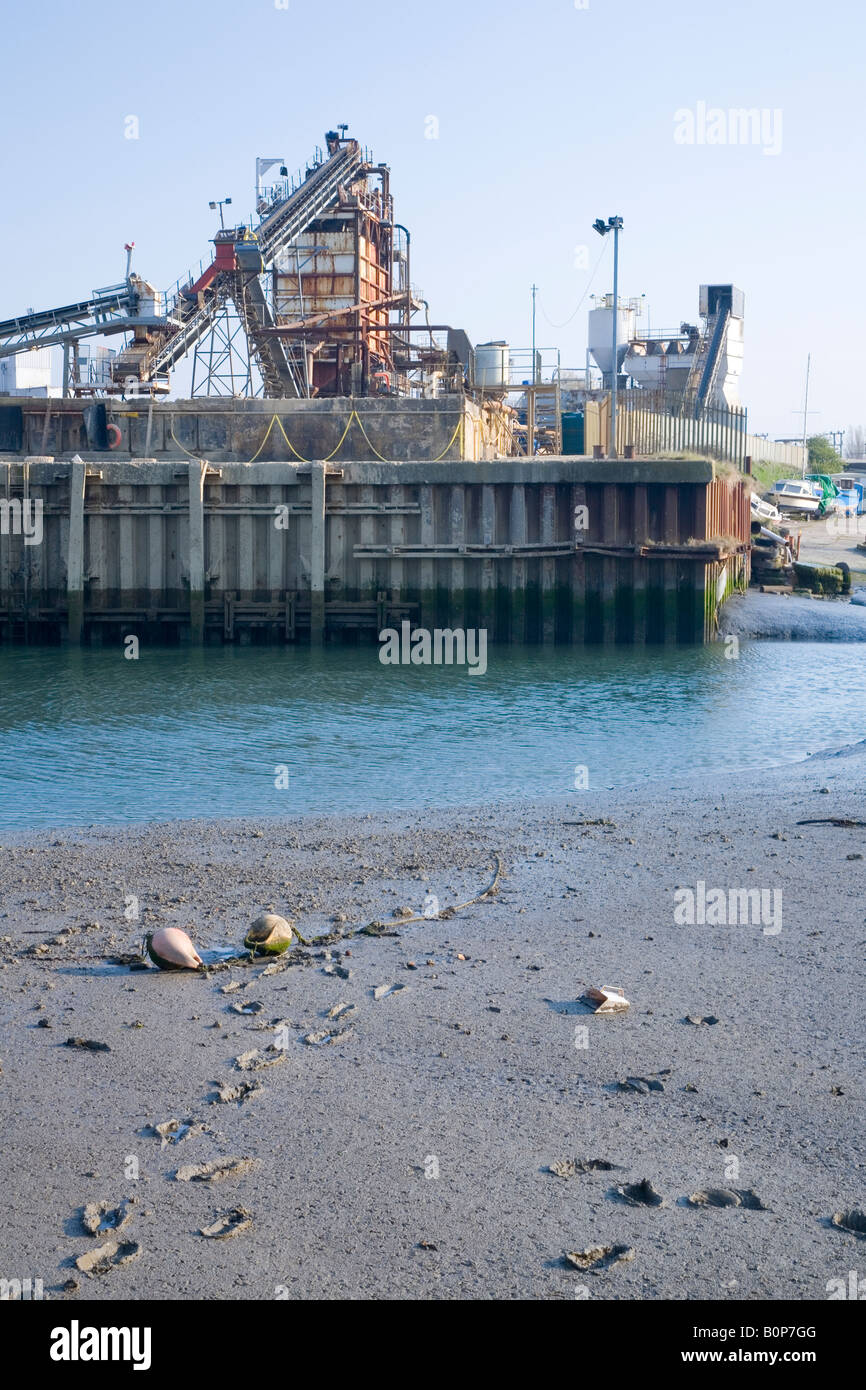 Sorting aggregates hi-res stock photography and images - Alamy
