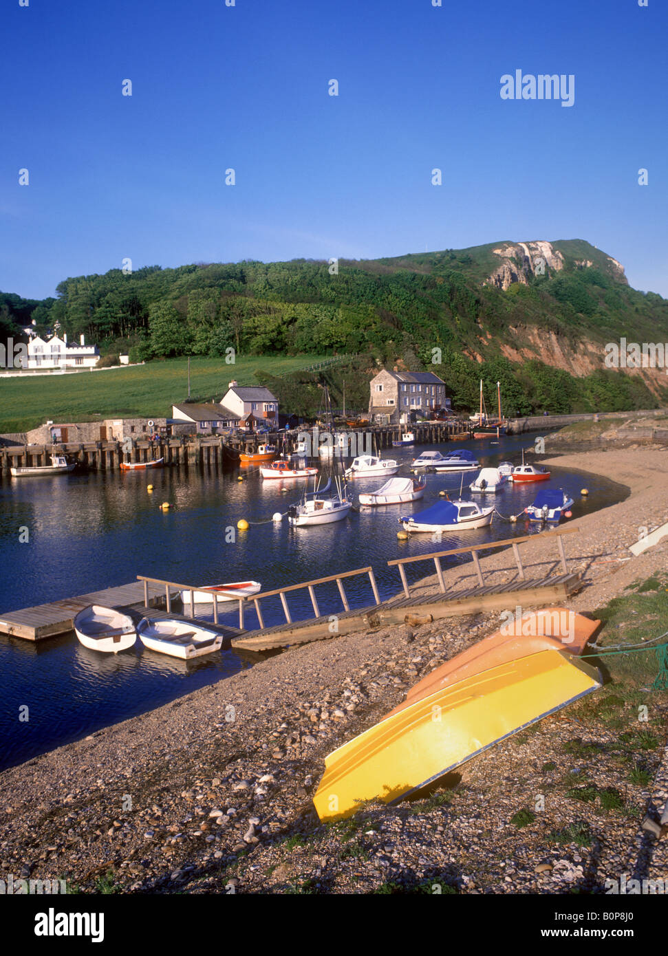 Colourful view of Axmouth harbour Stock Photo - Alamy