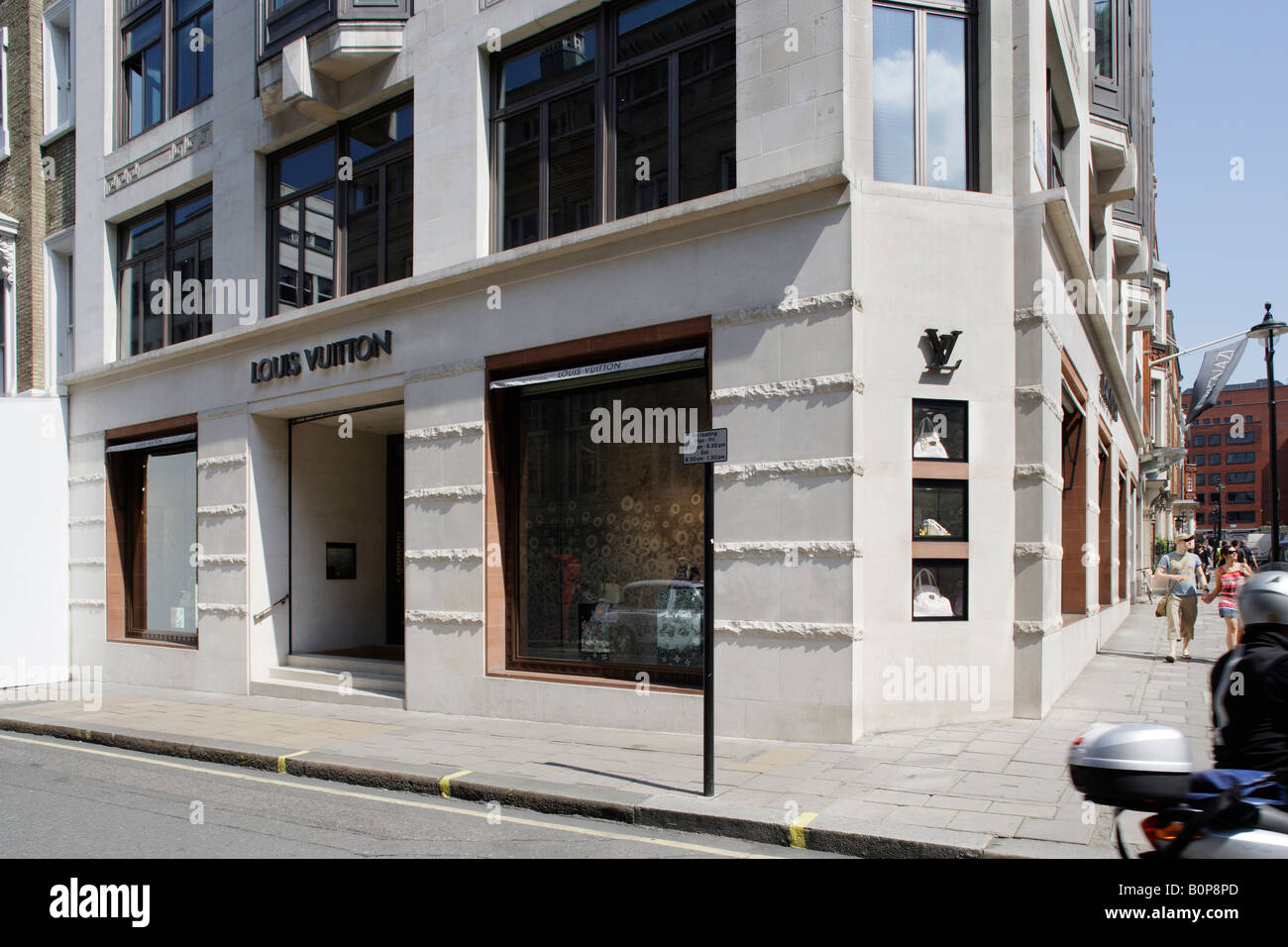 Bond Street Shop Louis Vuitton Stock Photo - Alamy