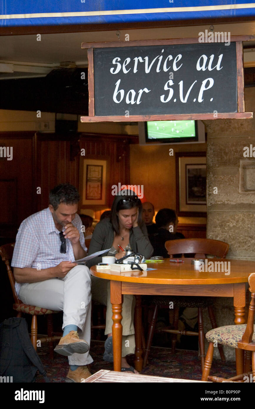 The Bombardier traditional English pub in Paris catering for English ex ...