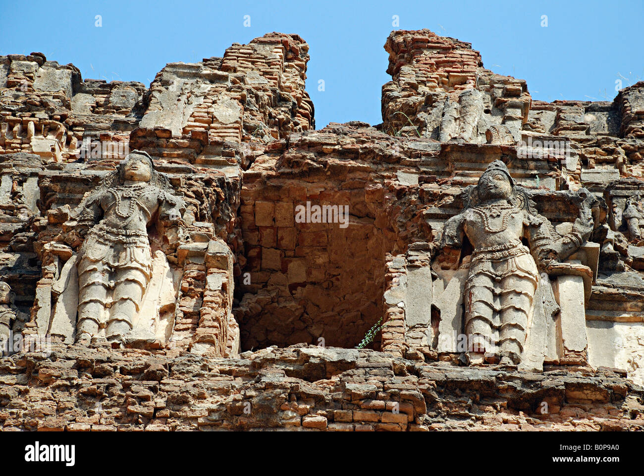 Broken Gopuram,Vittala Temple, Hampi, Karnataka, India Stock Photo - Alamy