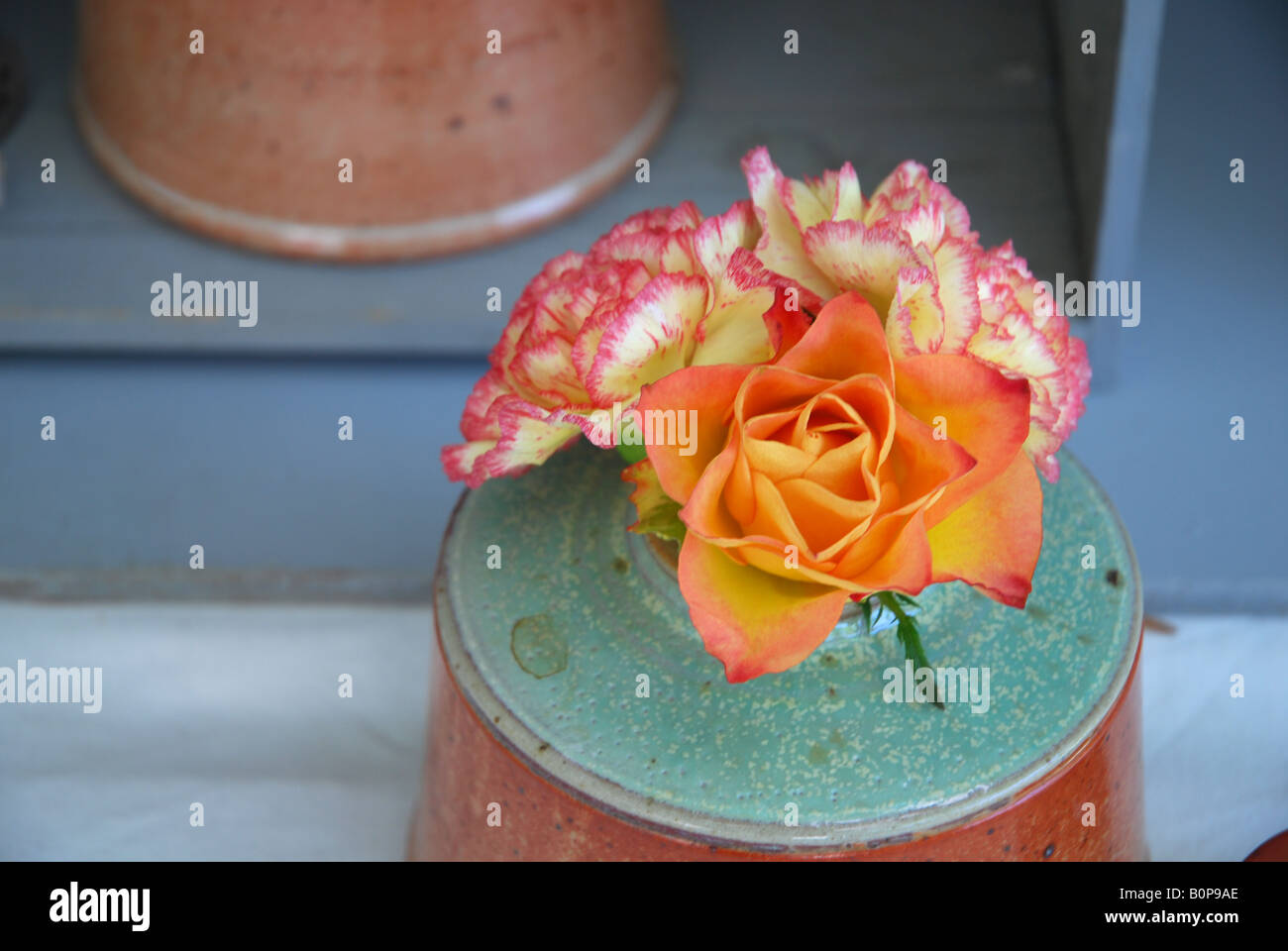 Flower pot stately home hi-res stock photography and images - Alamy