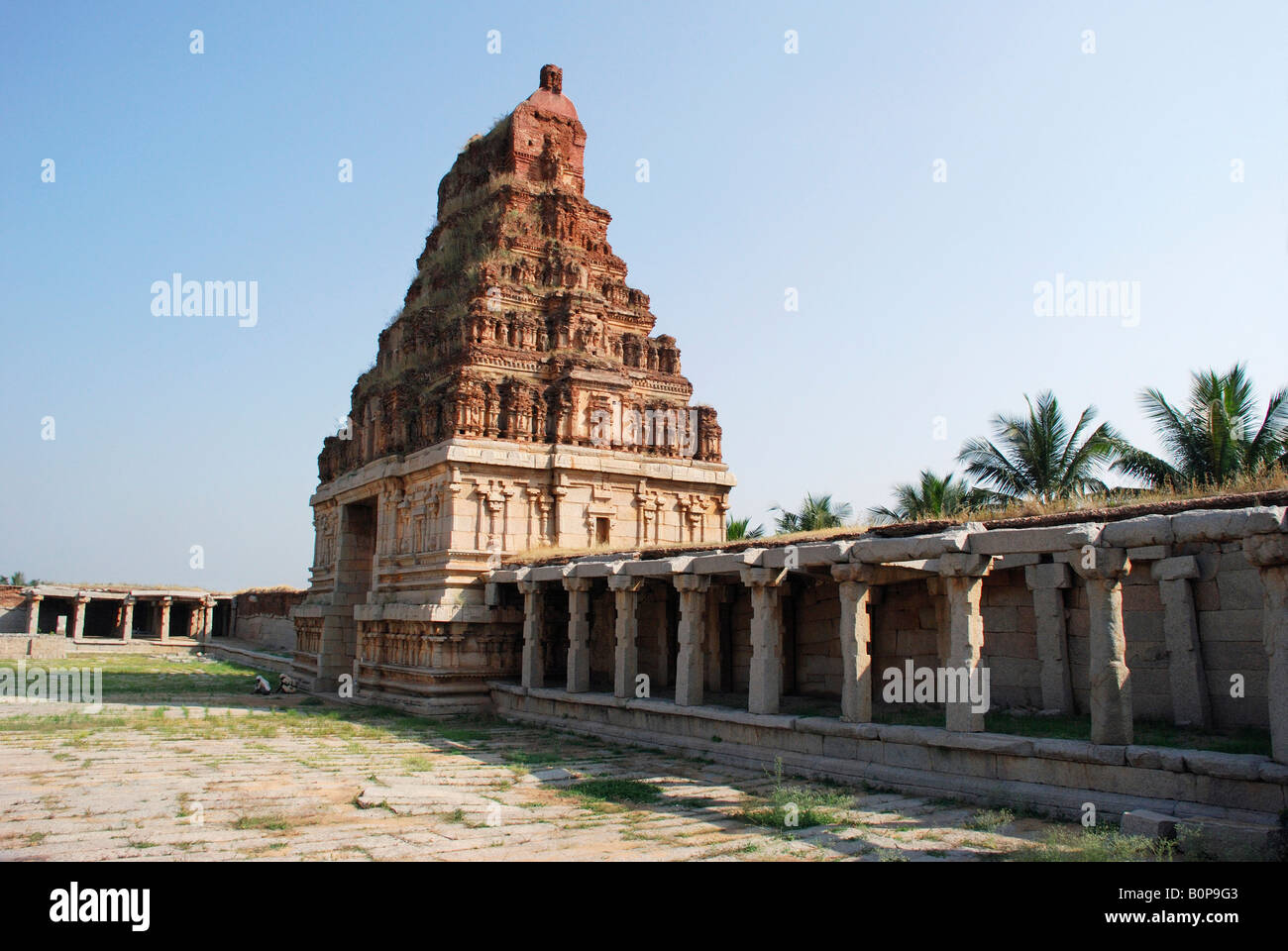 Gopuram, Pattabhiram Temple, Kamlapur, Karnataka, India Stock Photo - Alamy
