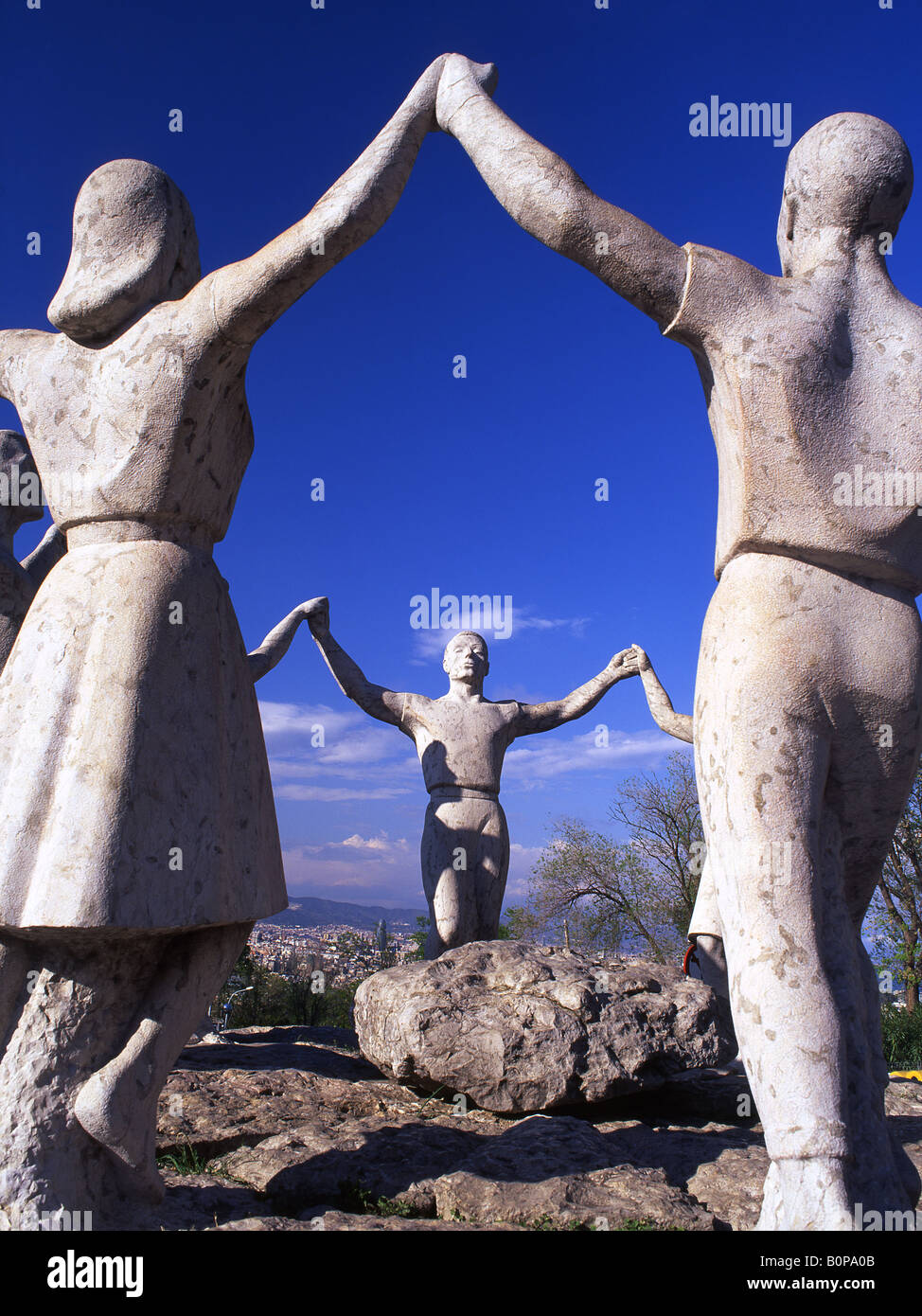 Statues of dancers hi-res stock photography and images - Alamy