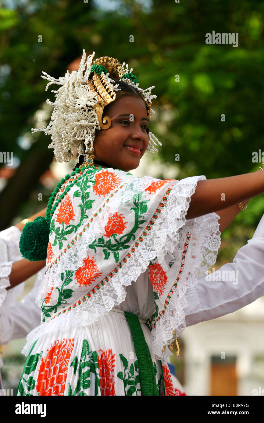 Panamanian Clothing