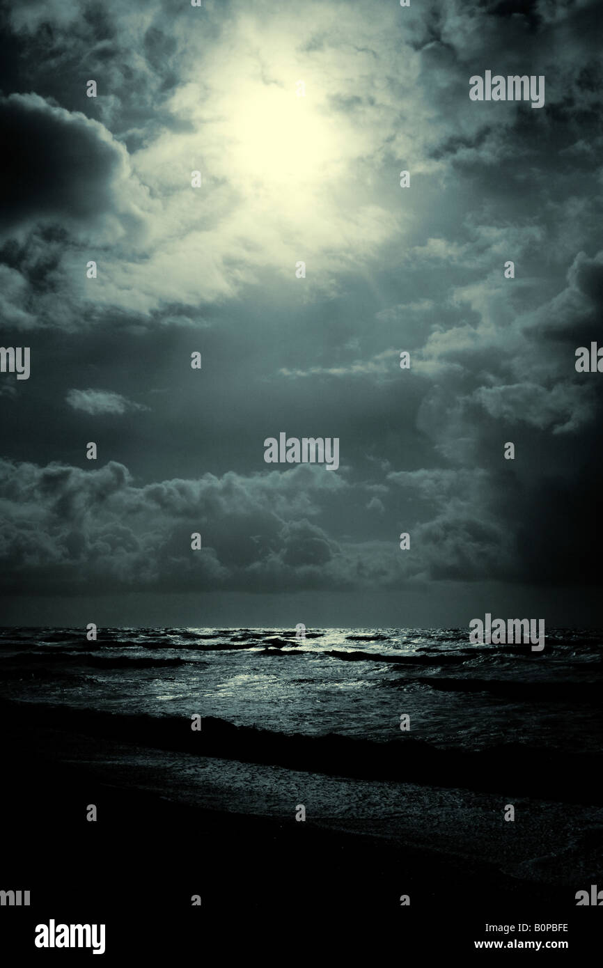 Cloudy moonlit night sky hi-res stock photography and images - Alamy