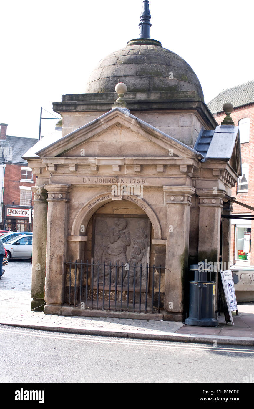 Dr Samuel Johnson memorial, in Uttoxeter's market place Stock Photo - Alamy