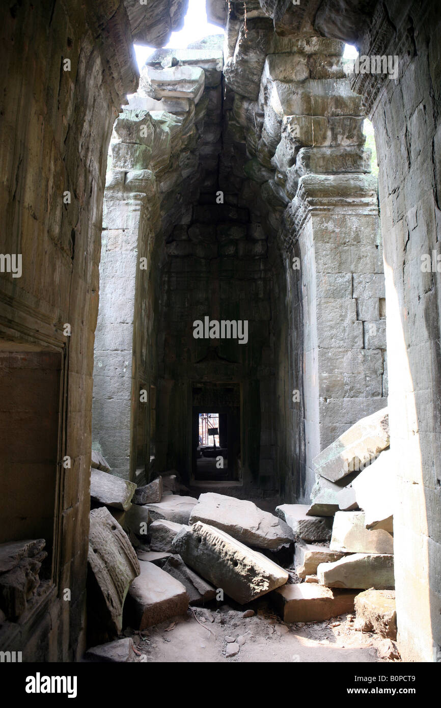 Ta prohm interior cambodia hi-res stock photography and images - Alamy