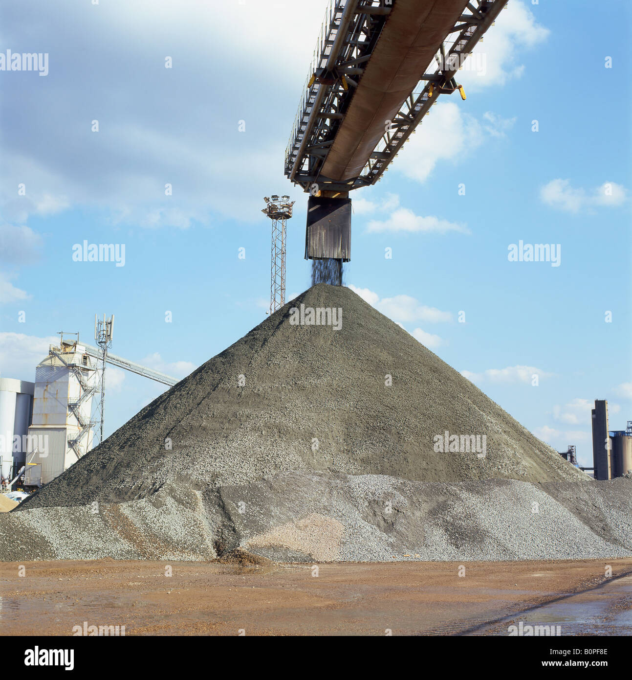 Concrete aggregate pile hi-res stock photography and images - Alamy