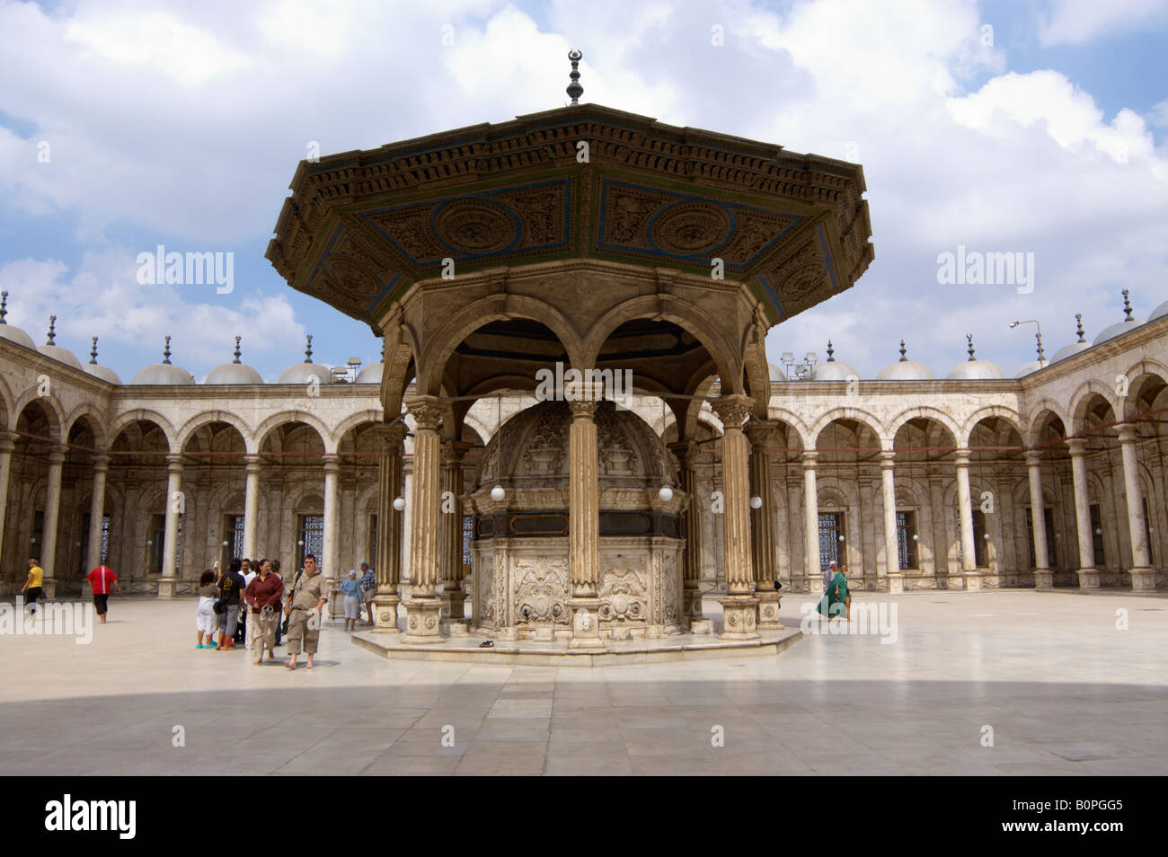 Courtyard of the Alabaster Mosque in Cairo's citadel Stock Photo - Alamy