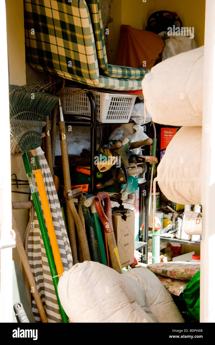 Cluttered store hi-res stock photography and images - Alamy