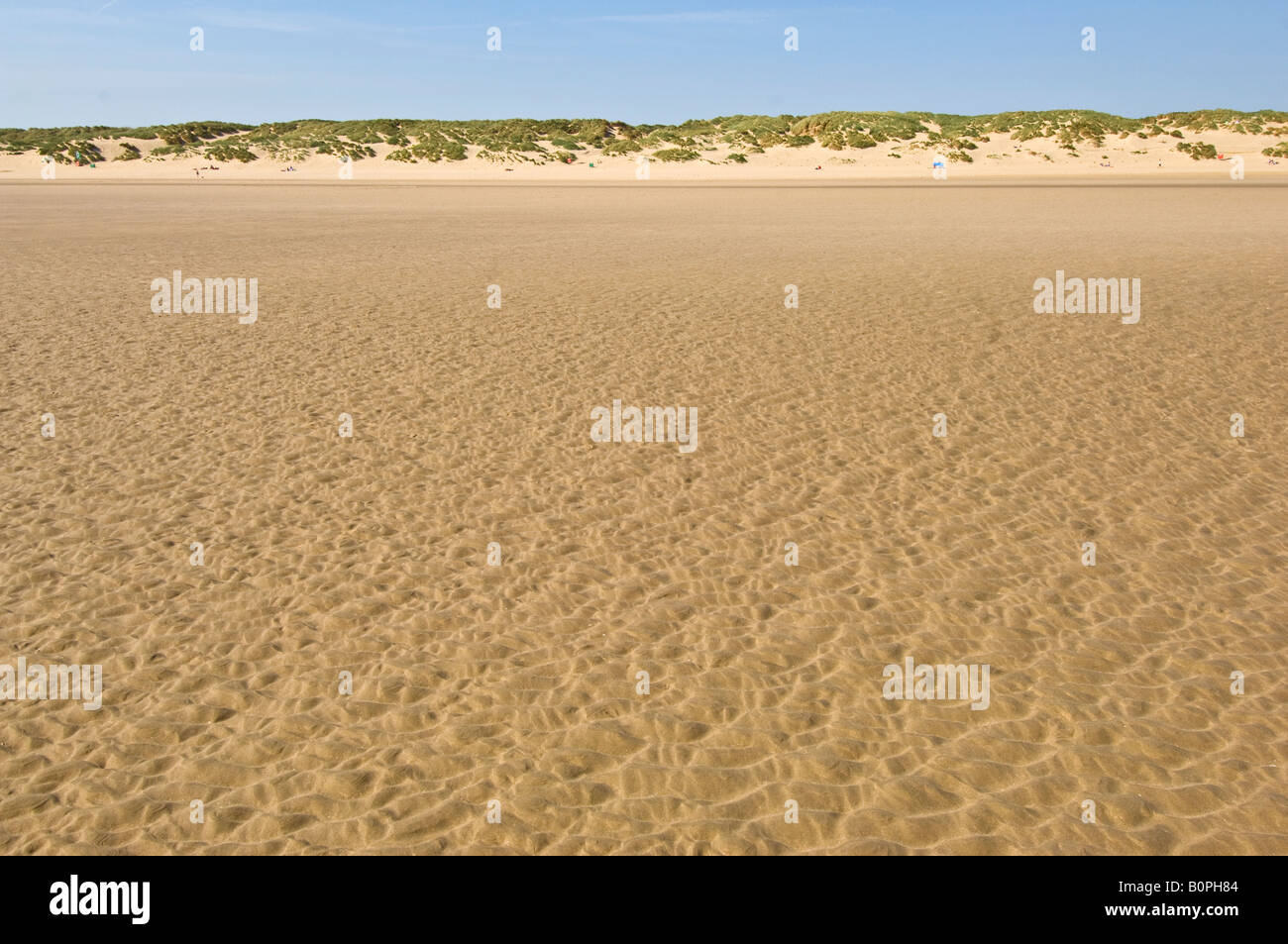 View wide expanse beach hi-res stock photography and images - Alamy