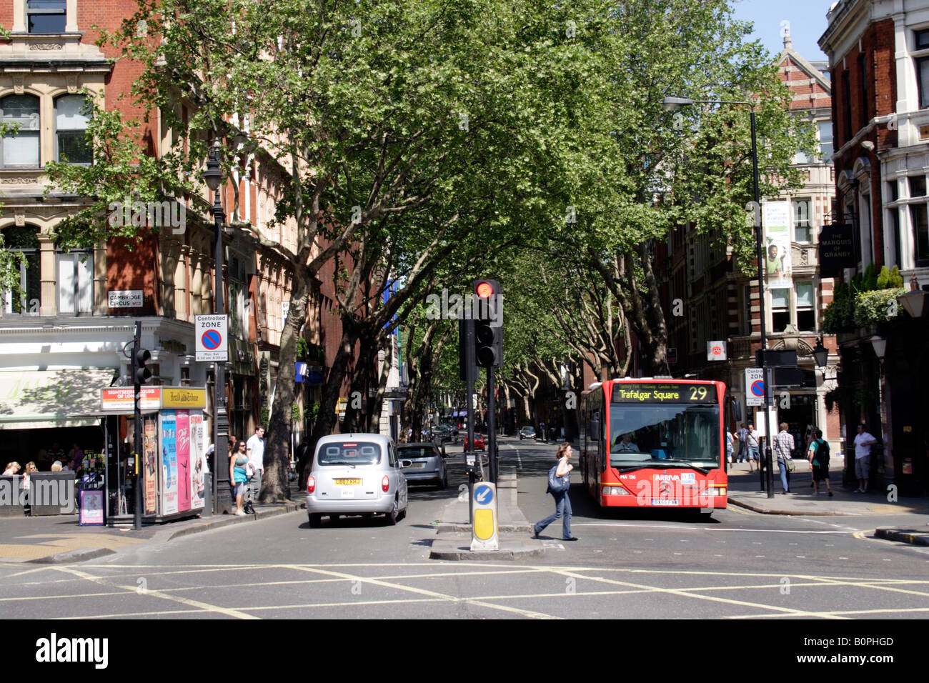 Cambridge circus hi-res stock photography and images - Alamy