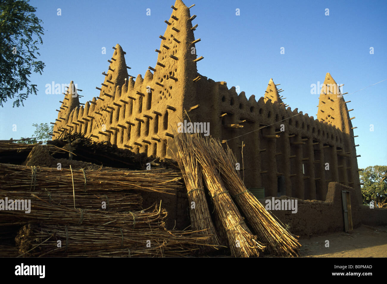 Mali adobe dogon hi-res stock photography and images - Alamy