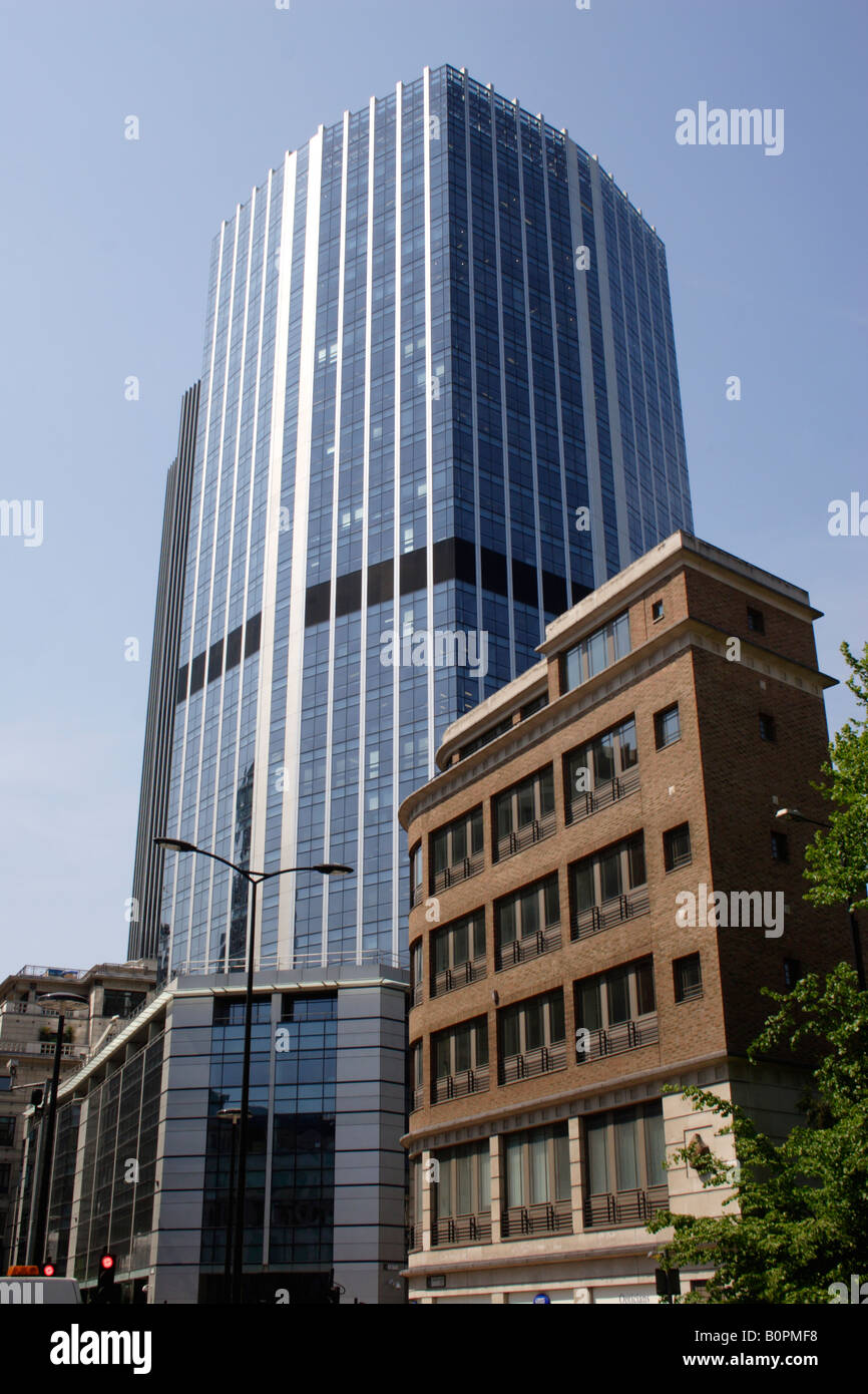 Modern Office building Bishopsgate London Stock Photo - Alamy