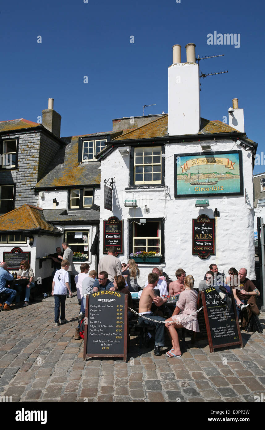 Sloop inn st ives hi-res stock photography and images - Alamy