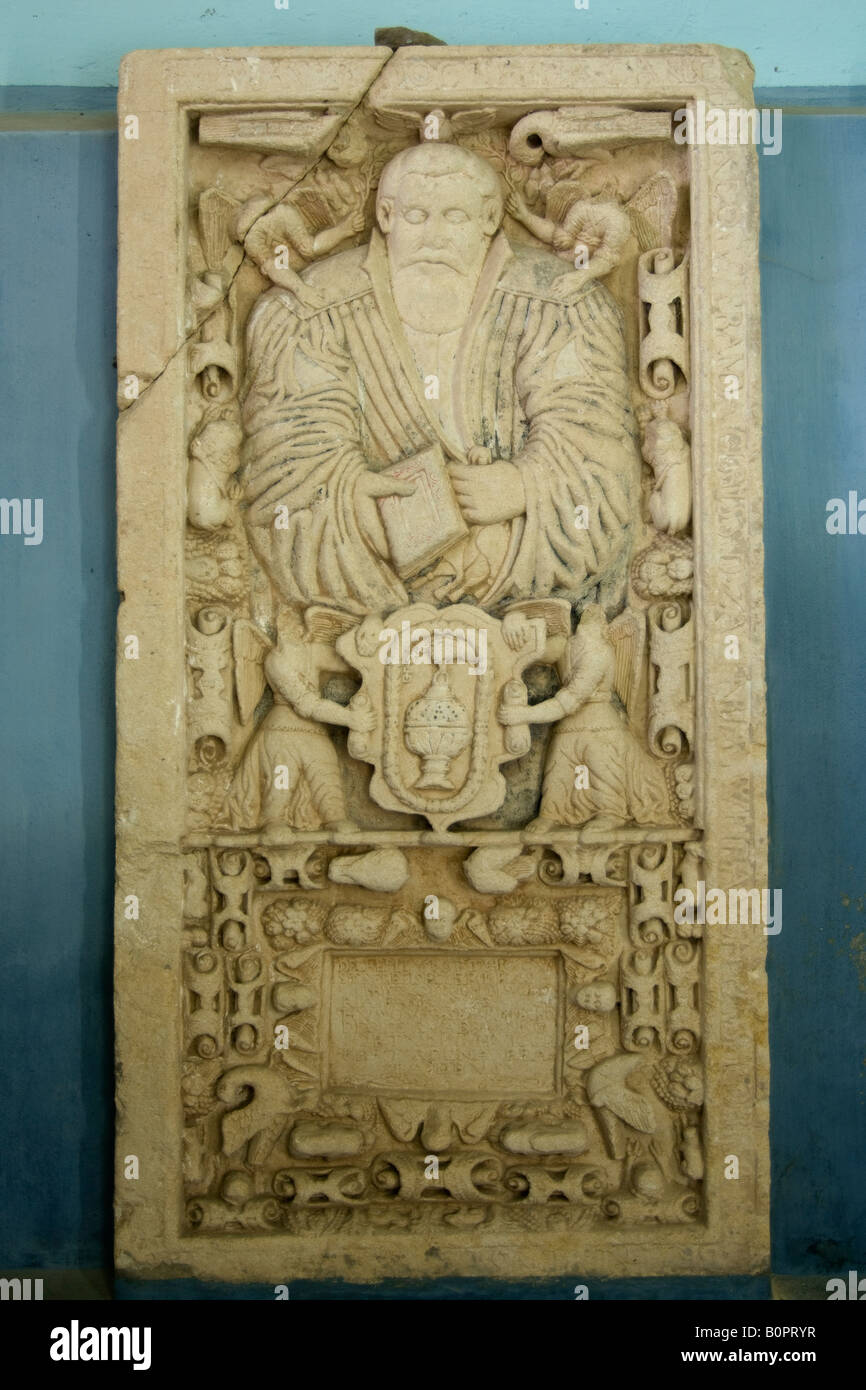 Recumbent stone figure Stock Photo - Alamy