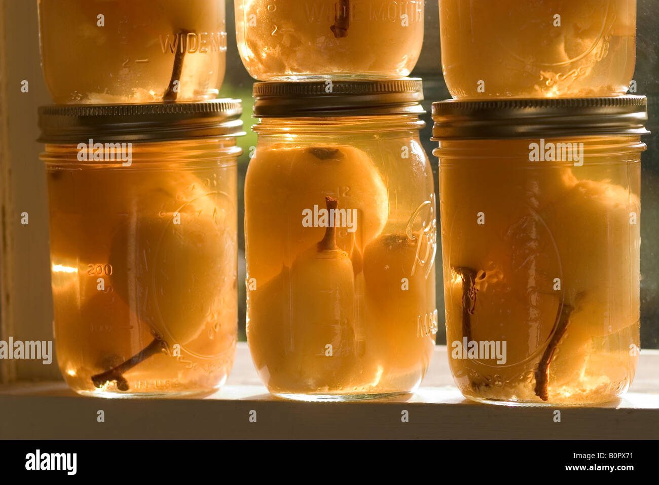 Pears storage hi-res stock photography and images - Alamy