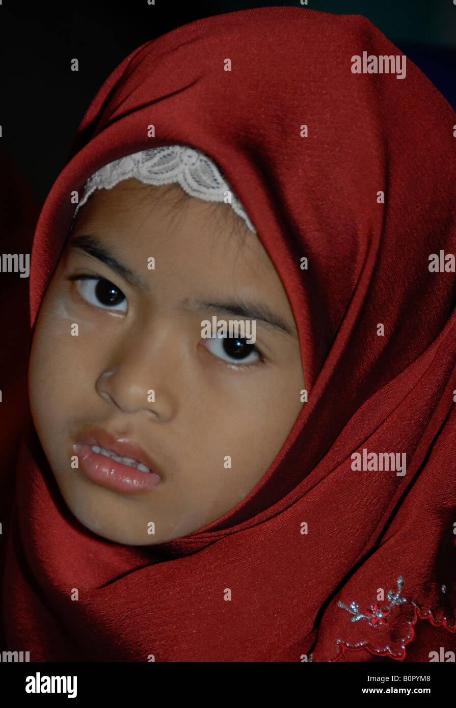 Thai muslim girl hi-res stock photography and images - Alamy