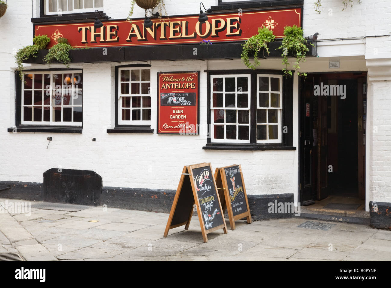 Pub pubs public house hi-res stock photography and images - Alamy