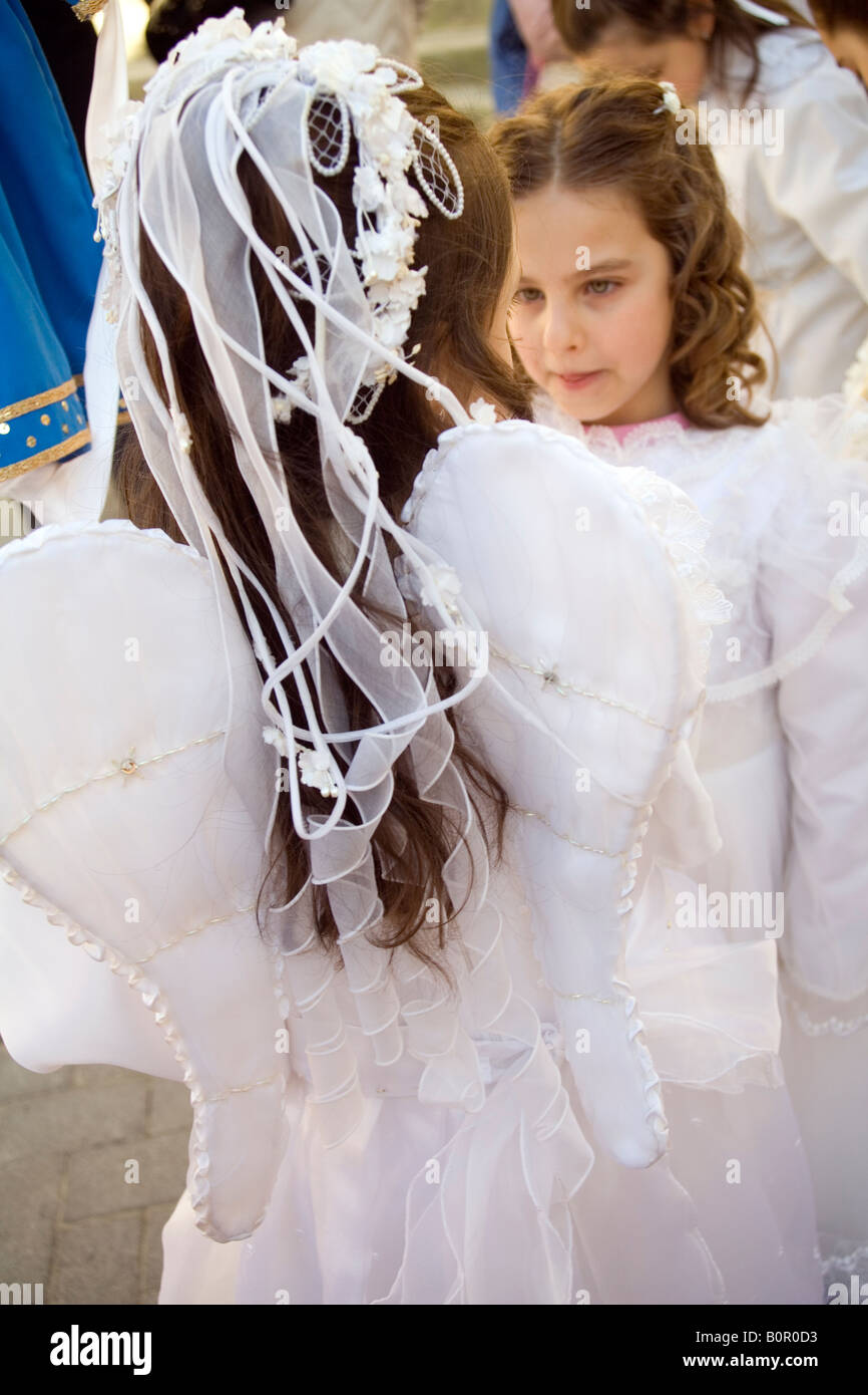 Little girls dressed as angels during the Holy Week in Assoro Enna ...