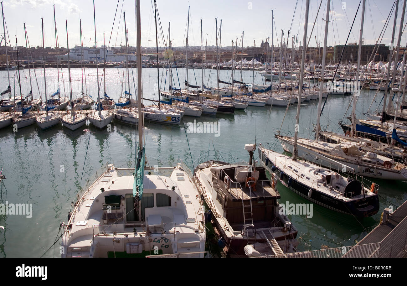 The port of Catania Sicily Italy Stock Photo - Alamy
