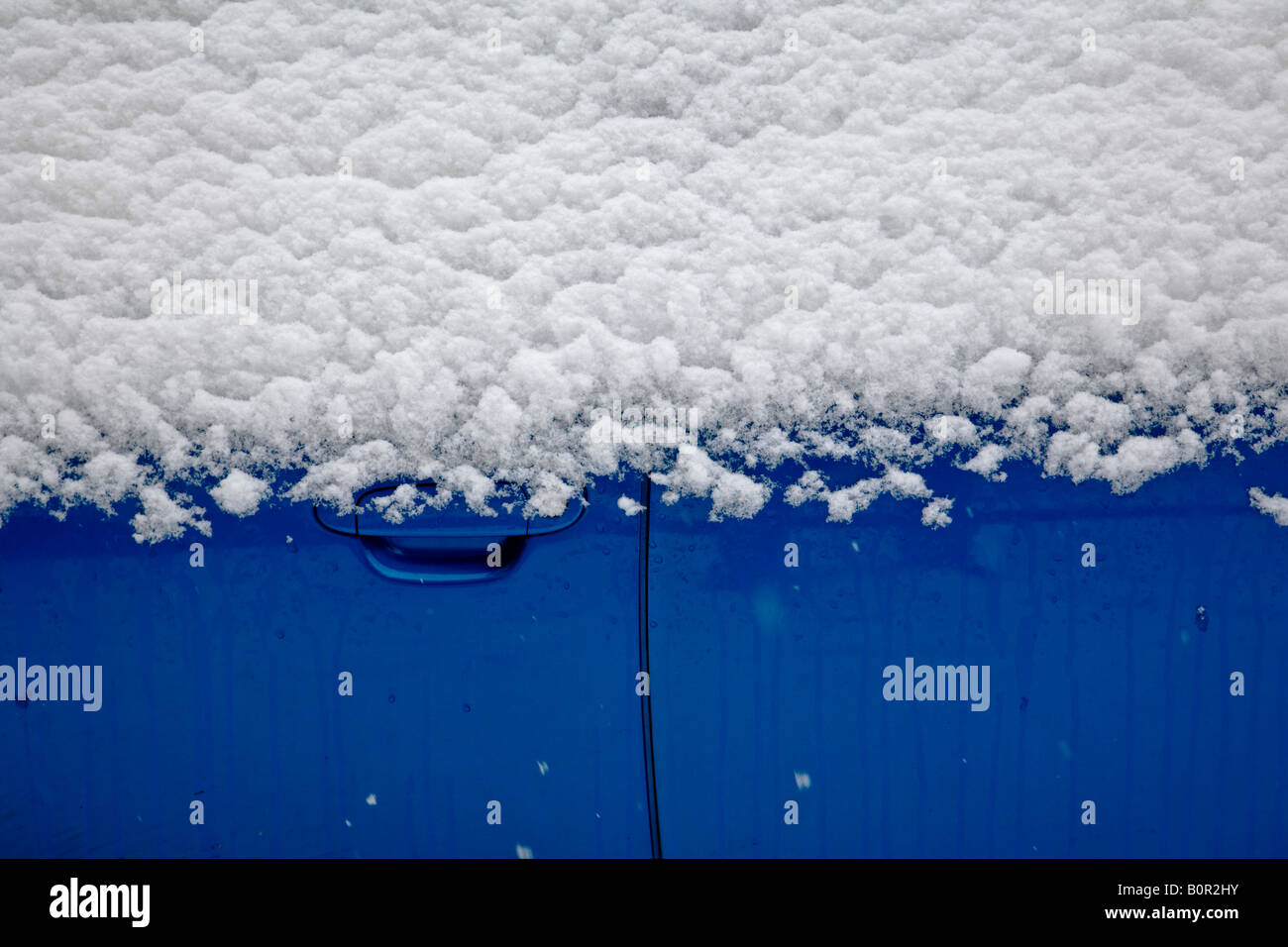 Snowy car windows hi-res stock photography and images - Alamy