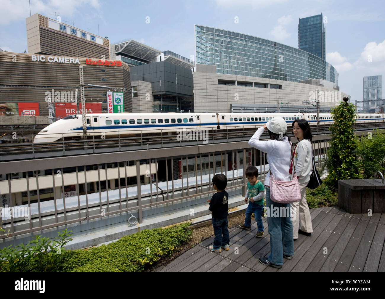 shinkansen bullet train travels through central Tokyo Stock Photo - Alamy