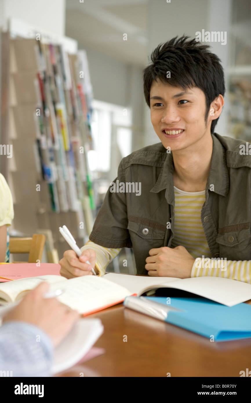 Students in library Stock Photo - Alamy
