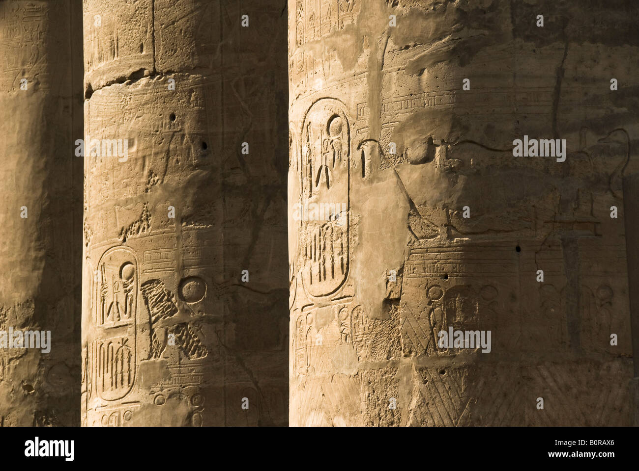 Columns hieroglyphs in temple hi-res stock photography and images - Alamy