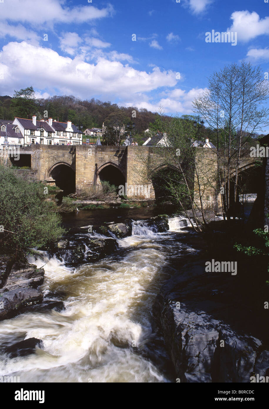 Llangollen Bridge and River Dee Llangollen Denbighshire North East ...