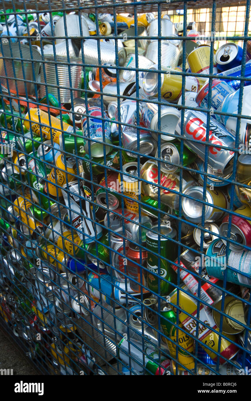 Drinks can bin hi-res stock photography and images - Alamy