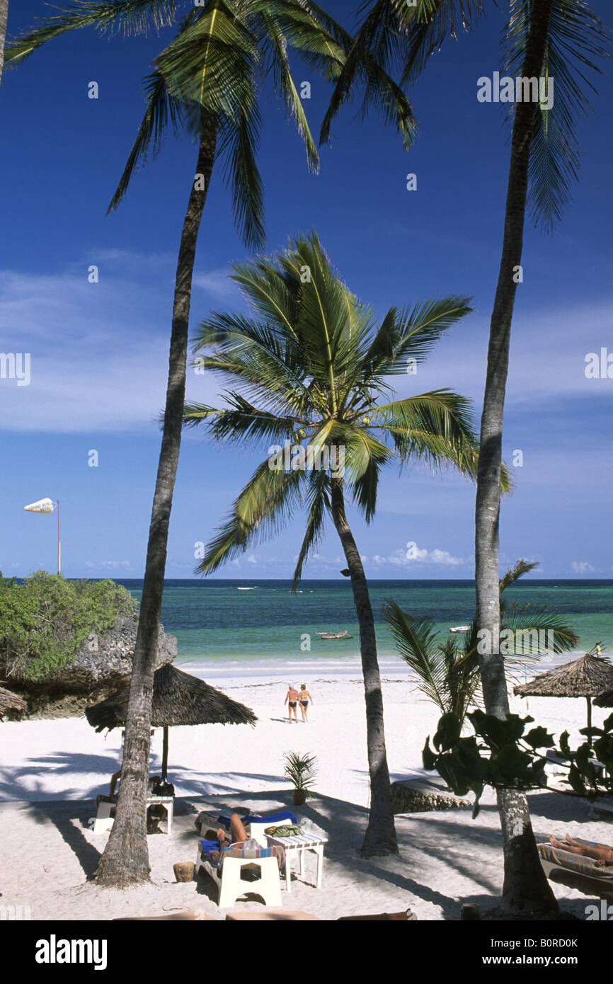 Leopard beach resort hi-res stock photography and images - Alamy