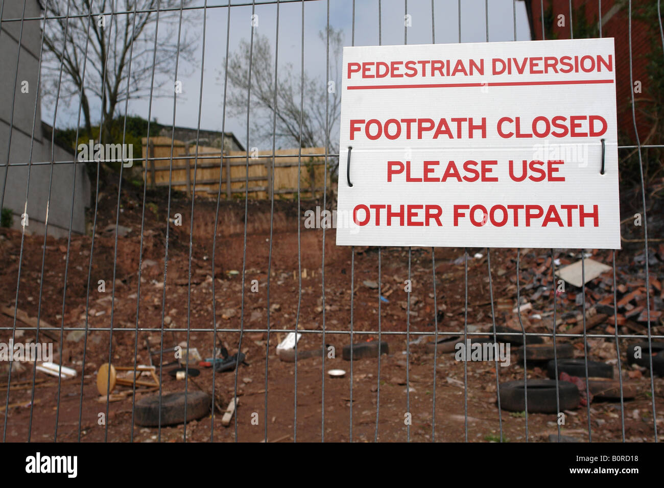 Diversion sign footpath closed sign hi-res stock photography and images ...