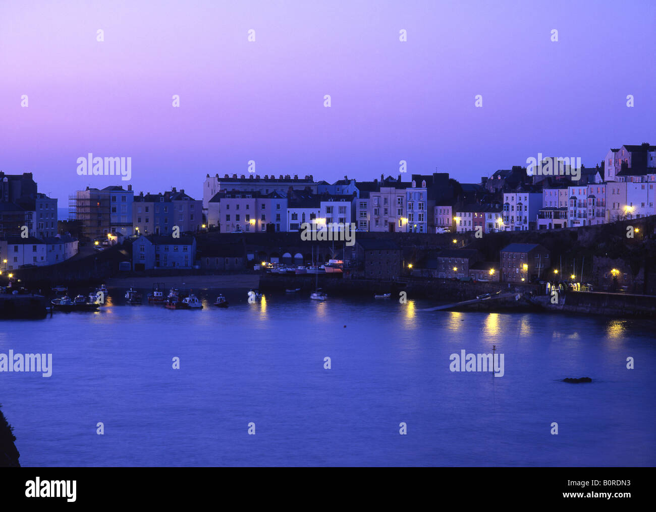 Tenby harbour night hi-res stock photography and images - Alamy