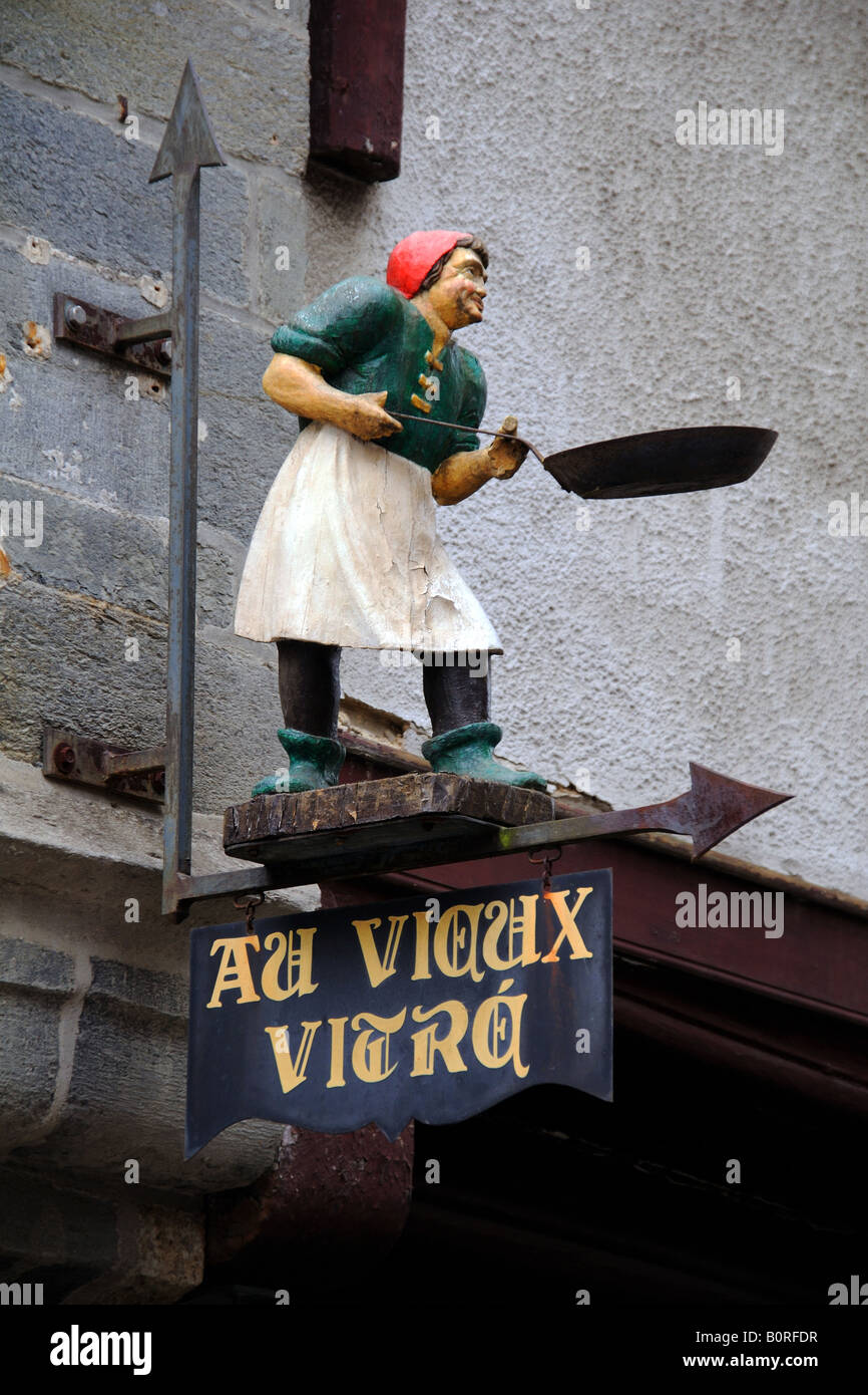 Medieval shop sign hi-res stock photography and images - Alamy