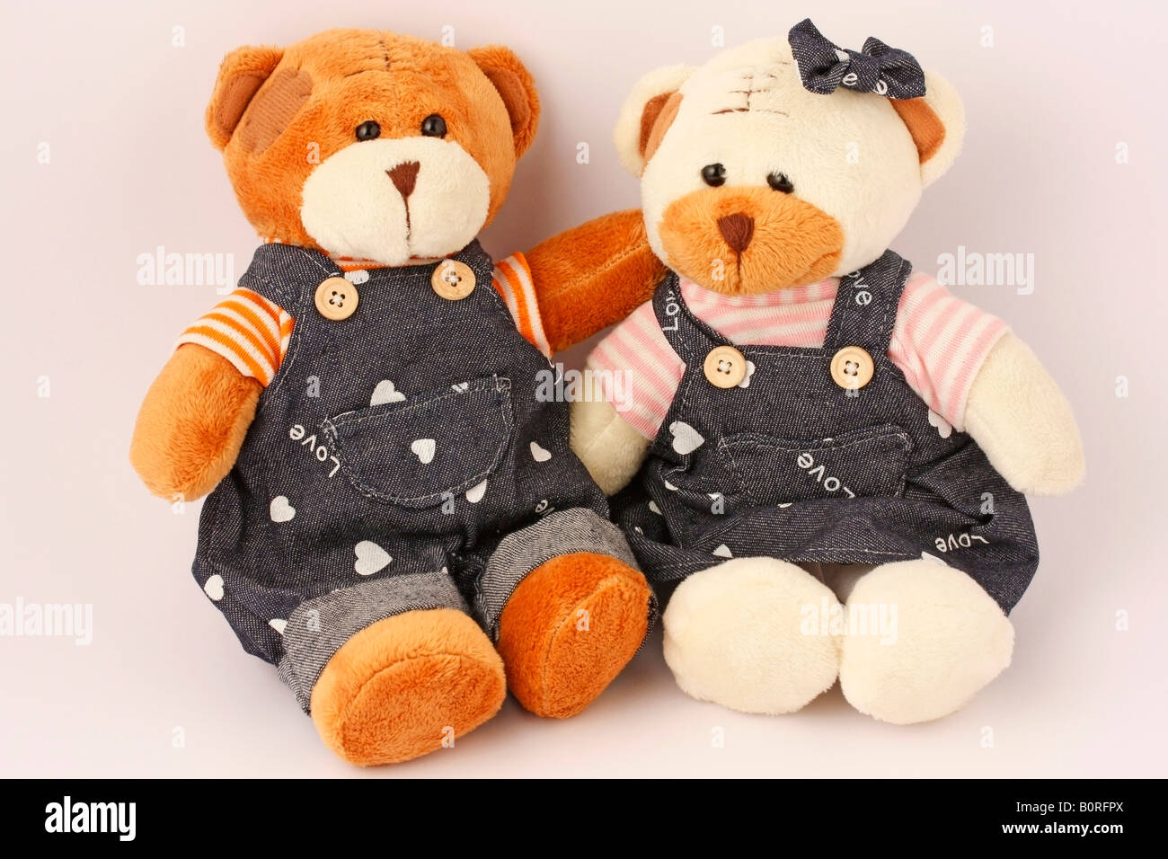 Teddy bears couple Stock Photo - Alamy