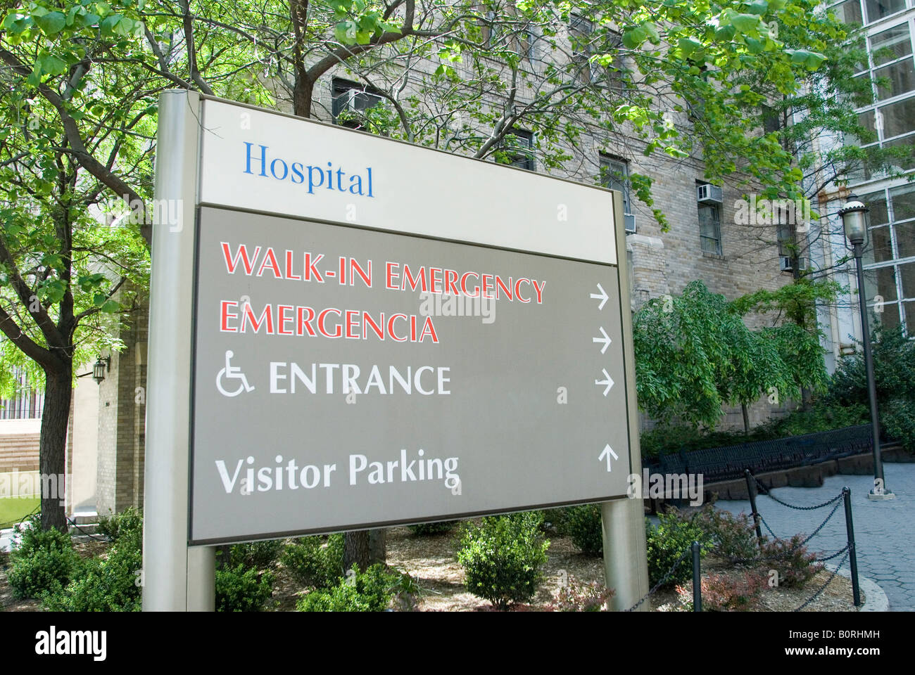 Emergency room entrance hi-res stock photography and images - Alamy