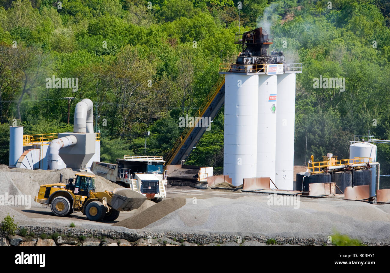 Dumping gravel hi-res stock photography and images - Alamy